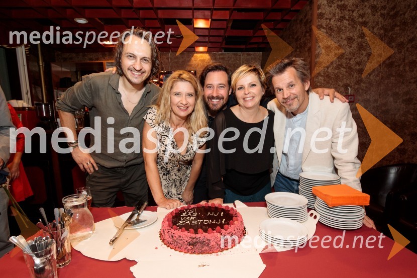 Mediaspeed - Vse zastonj! Vse zastonj!, Prešernovo gledališče Kranj, premiera