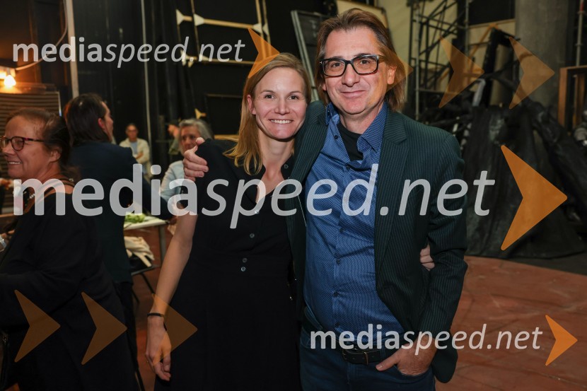 Mediaspeed - Elektri pristoji črnina, premiera drame v SNG Maribor