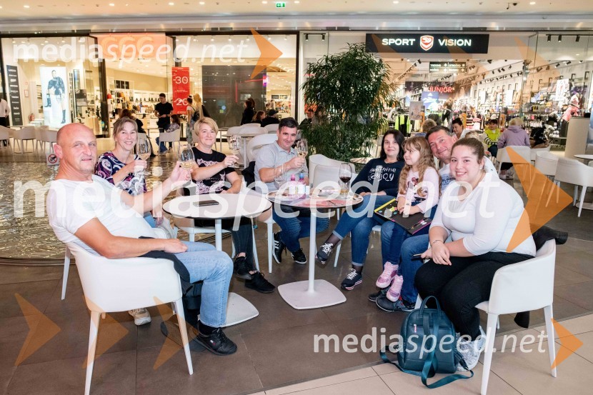Mediaspeed - Nočni nakupi, Late Night Shopping v City center Celje
