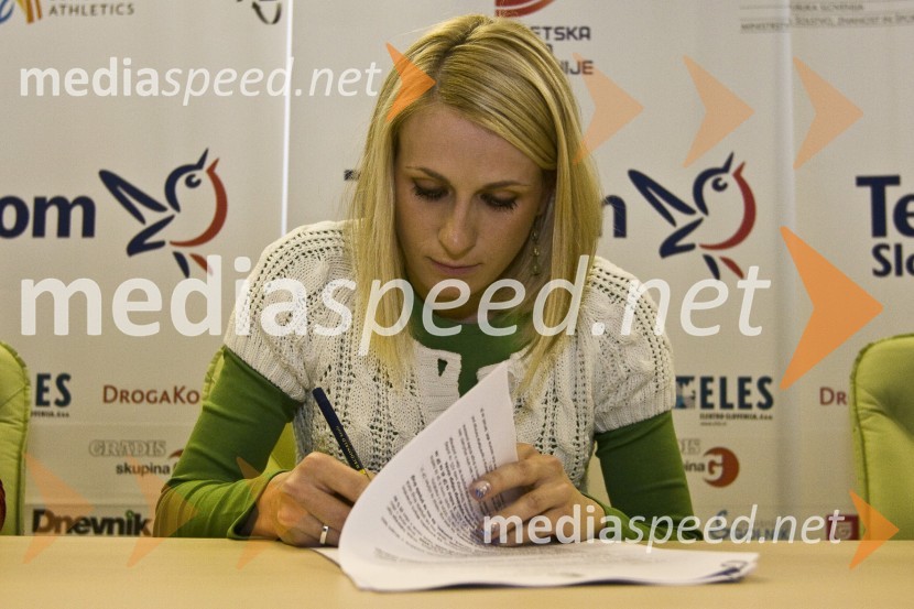 Mediaspeed - Podpis pogodb med Atletsko zvezo Slovenije in atleti ter ...