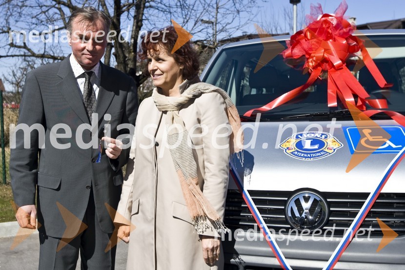 Mediaspeed - Predaja VW Transporterja Centru Dolfke Bostjančič