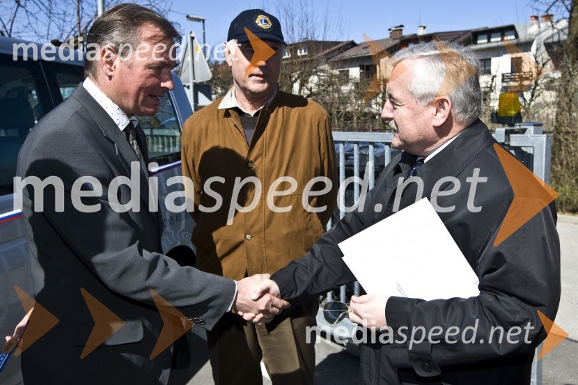 Mediaspeed - Predaja VW Transporterja Centru Dolfke Bostjančič