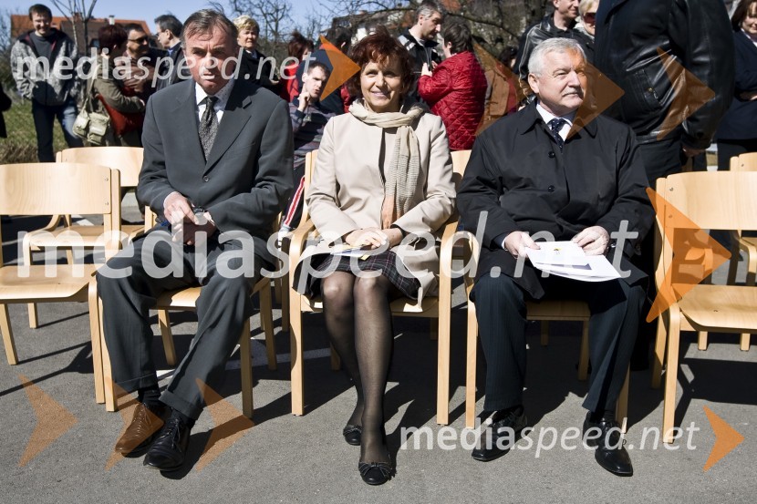 Mediaspeed - Predaja VW Transporterja Centru Dolfke Bostjančič