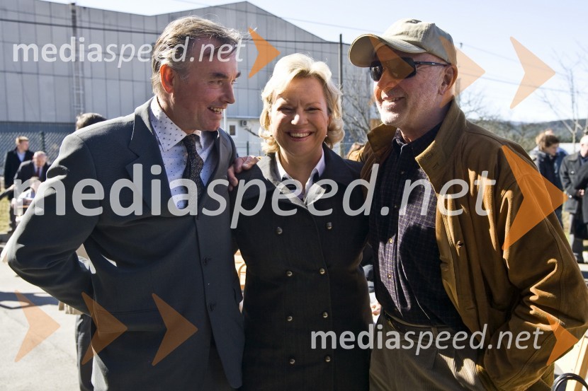 Mediaspeed - Predaja VW Transporterja Centru Dolfke Bostjančič