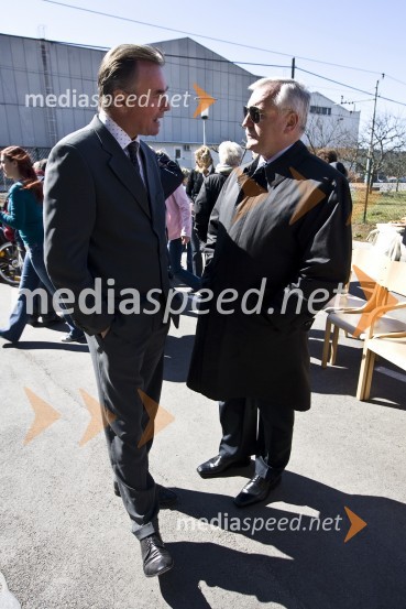 Mediaspeed - Predaja VW Transporterja Centru Dolfke Bostjančič