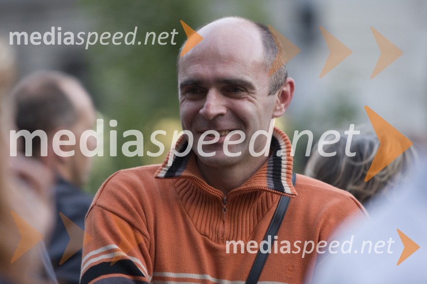 Mediaspeed - Labodje jezero, baletna predstava na Prešernovem trgu