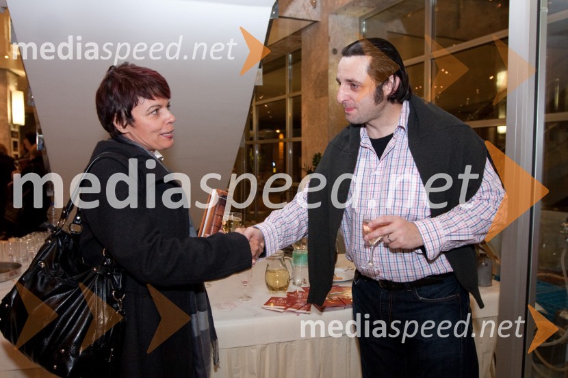 Mediaspeed - Kaj je resnica, premiera predstave v SNG Nova Gorica