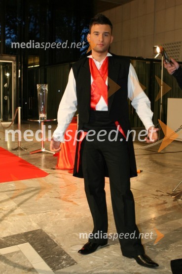 Mediaspeed - Adam in Eva z napako