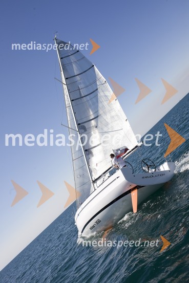 Mediaspeed - Elan 310 dobila naslednico: Jadrnico Elan 350 R-Evolution