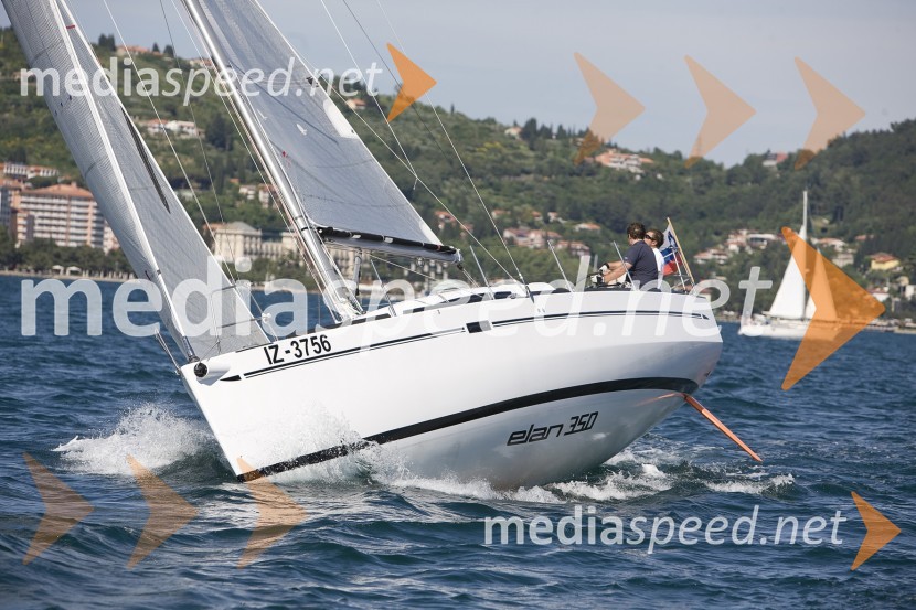 Mediaspeed - Elan 310 dobila naslednico: Jadrnico Elan 350 R-Evolution