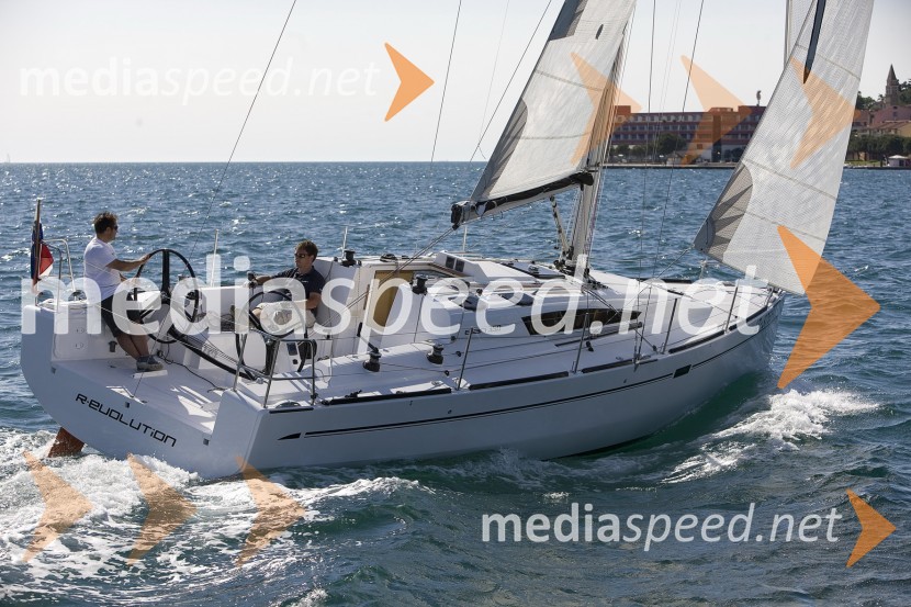 Mediaspeed - Elan 310 dobila naslednico: Jadrnico Elan 350 R-Evolution