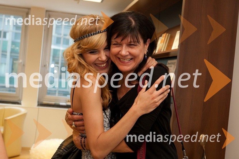 Mediaspeed - Srečebranja v Knjigarni Konzorcij: Ula Furlan in Andrej ...