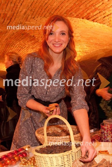 Mediaspeed - Izdelovanje adventnih venčkov z znanimi Slovenci