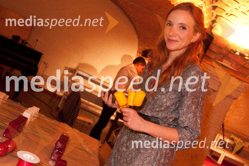 Mediaspeed - Izdelovanje adventnih venčkov z znanimi Slovenci