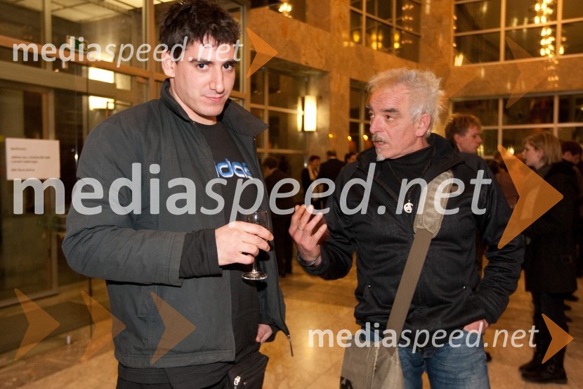 Mediaspeed - Sobica na vrhu stopnišča, premiera