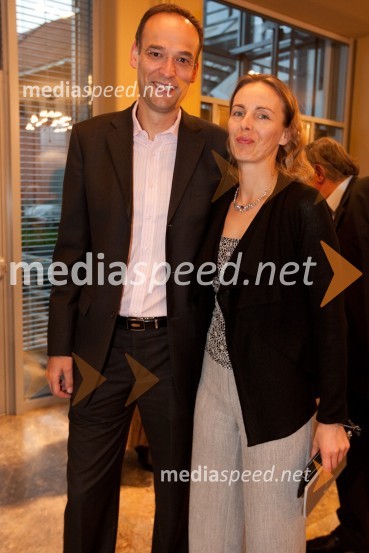 Mediaspeed - Vse zastonj! Vse zastonj!, premiera predstave