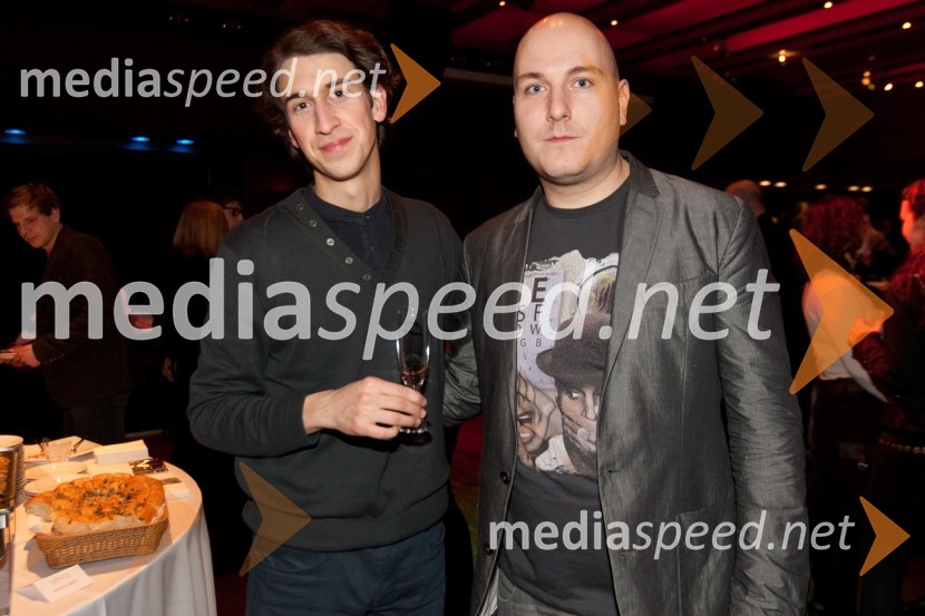 Mediaspeed - Ustavljivi vzpon Artura Uia, premiera predstave SNG Drama