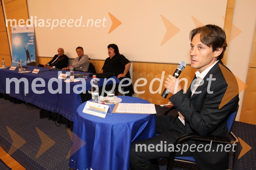 Mediaspeed - Univerza v Mariboru, pogovor z uspešnimi karieristi: Zoran ...