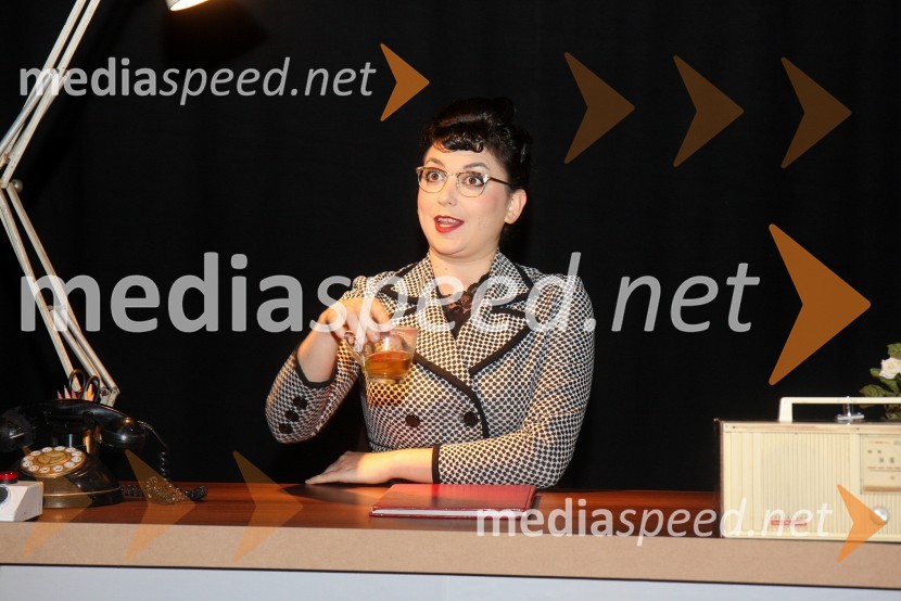 Mediaspeed - Paper Cut, predstava v Lutkovnem gledališču Maribor in ...