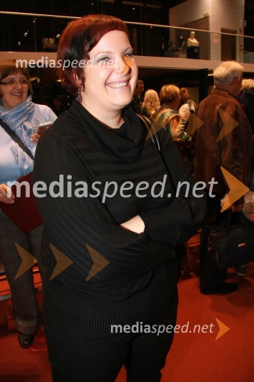 Mediaspeed - Ljudje odprtih rok