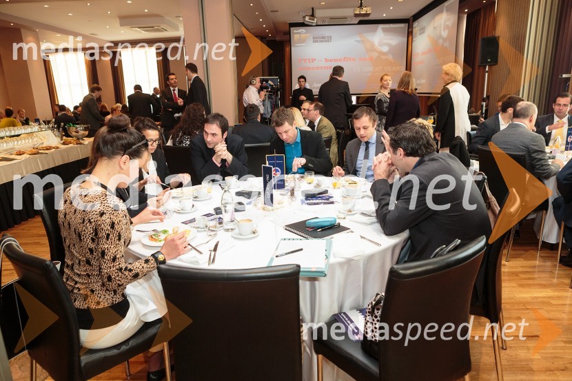 Mediaspeed - AmCham Poslovni zajtrk, gostji: Elena Bryan in Anna Prinz