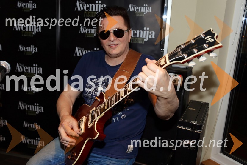 Mediaspeed - Danijel Popović koncert v lokalu Avenija