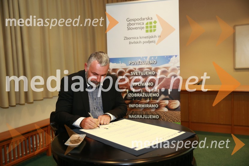 Mediaspeed - Slavnostni podpis zavez sektorja brezalkoholnih pijač