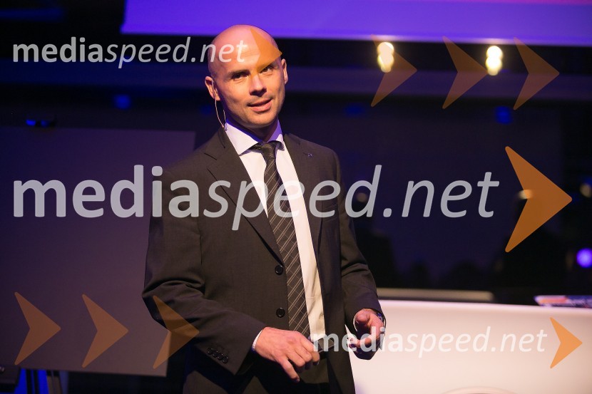 Mediaspeed - Otvoritev prenovljenega Mercedes Benz salona