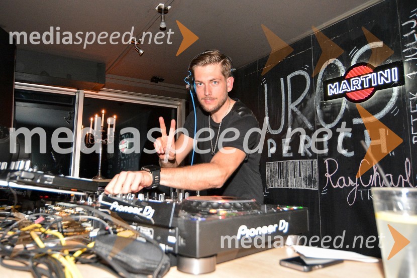 Mediaspeed - Penthouse Clubbing & Martini Racing: DJ BRINA Knauss