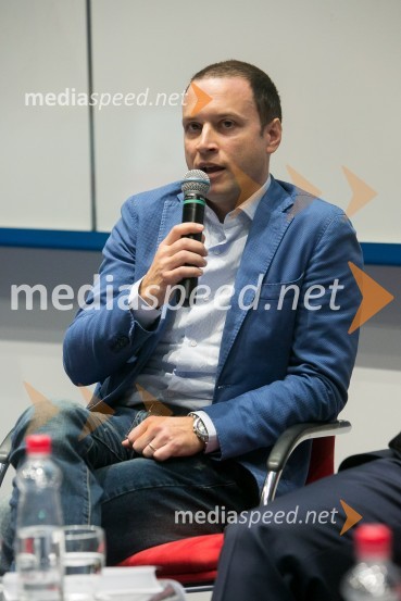 Mediaspeed - Od socialistične črne luknje do nevroekonomije, okrogla ...