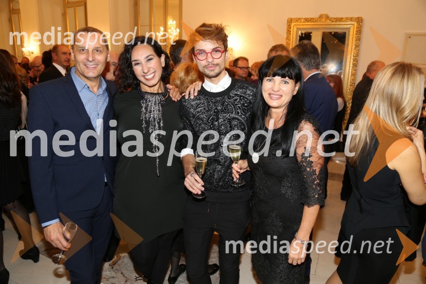 Mediaspeed - Glorious!, premiera opere