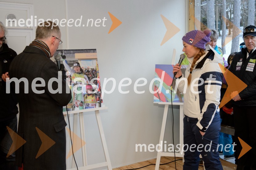 Mediaspeed - Jaz. Tina., predstavitev biografije Tine Maze