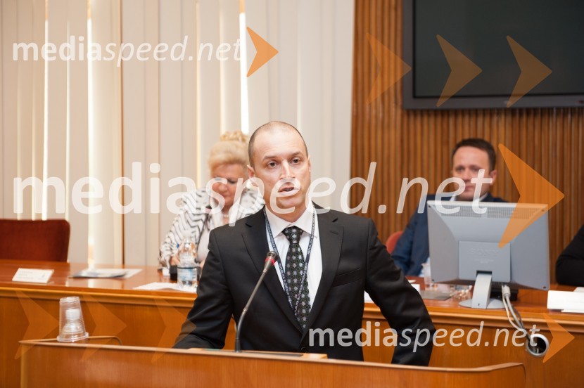 Mediaspeed - Izzivi dolgotrajne oskrbe v starajoči družbi, posvet v ...