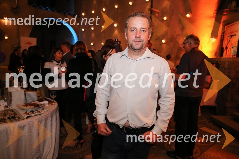 Mediaspeed - Vesna, premiera muzikla