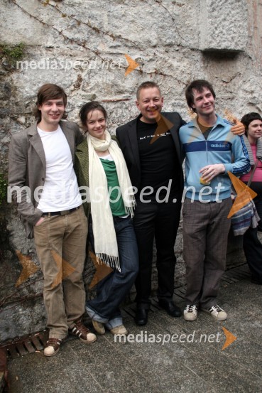 Mediaspeed - Premiera otroške predstave Grdi raček, Mini teater