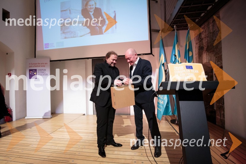 Mediaspeed - Isaac Posch in sodobniki, plesna predstava