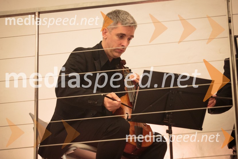 Mediaspeed - Isaac Posch in sodobniki, plesna predstava