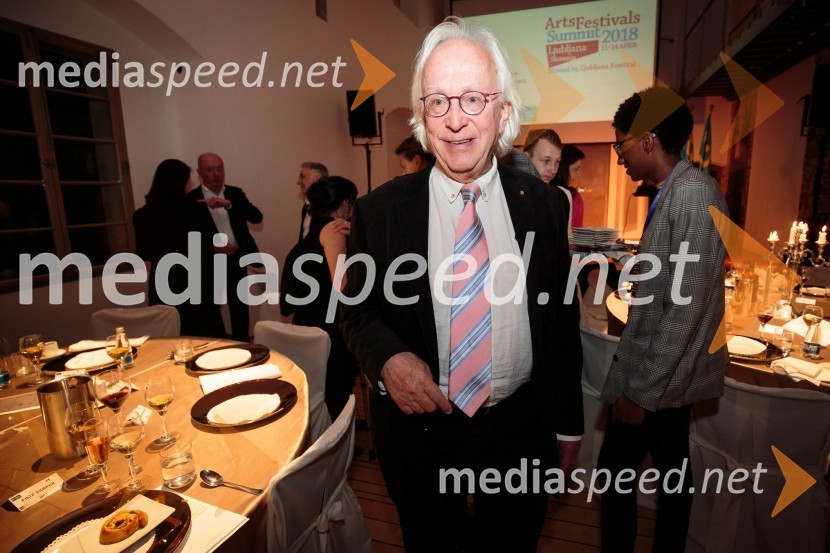 Mediaspeed - Isaac Posch in sodobniki, plesna predstava
