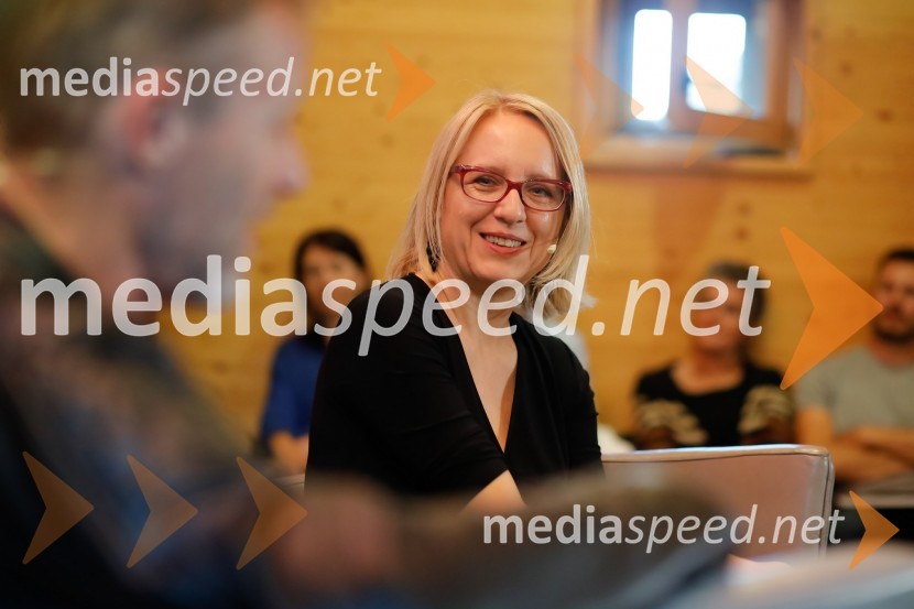 Mediaspeed - Pogovor med Jojem Nesbøjem in Ksenijo Horvat