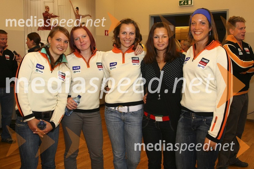 Mediaspeed - Slovenska smučarska reprezentanca - predstavitev za sezono ...